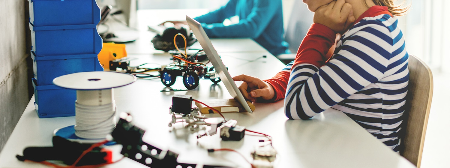 Using Design Thinking to Support Makerspaces – Mackin Community